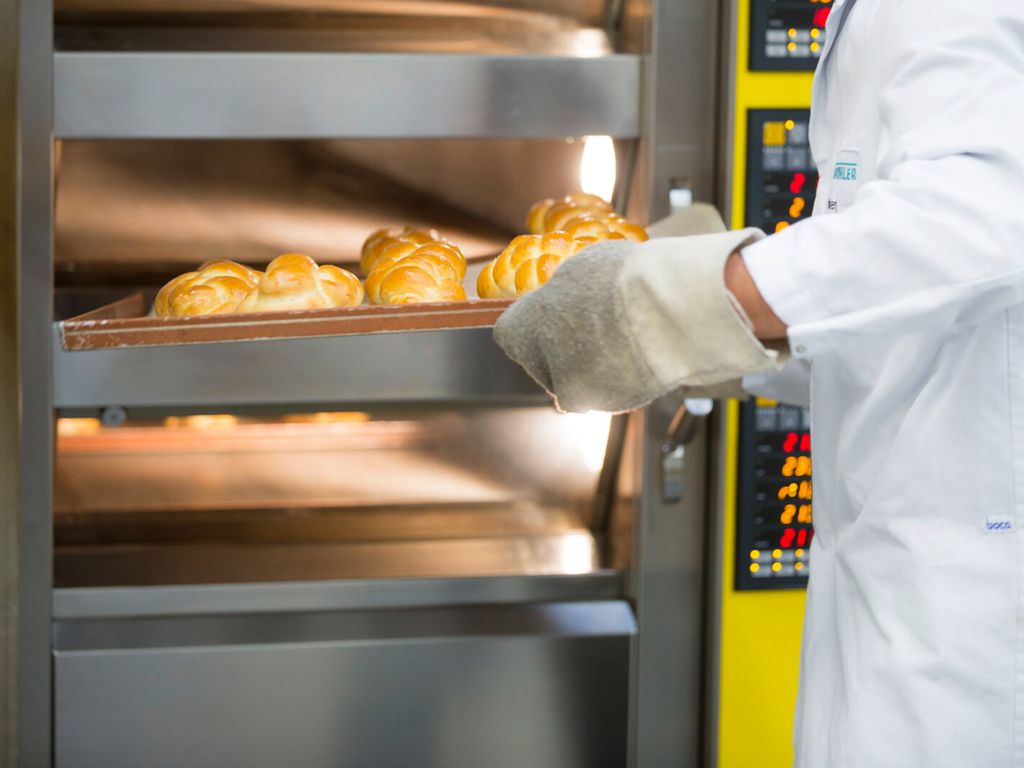 Industrial baking production | Training | Bühler Group