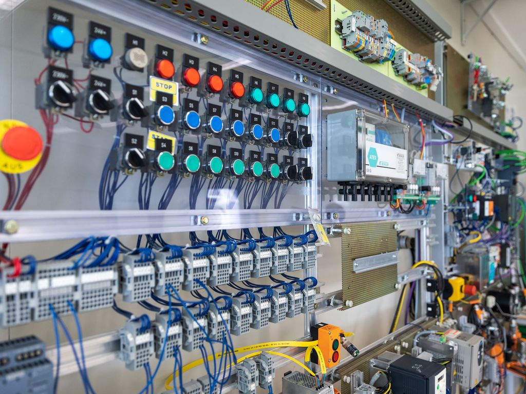 Electrical Maintenance | Milling Training | Bühler Group